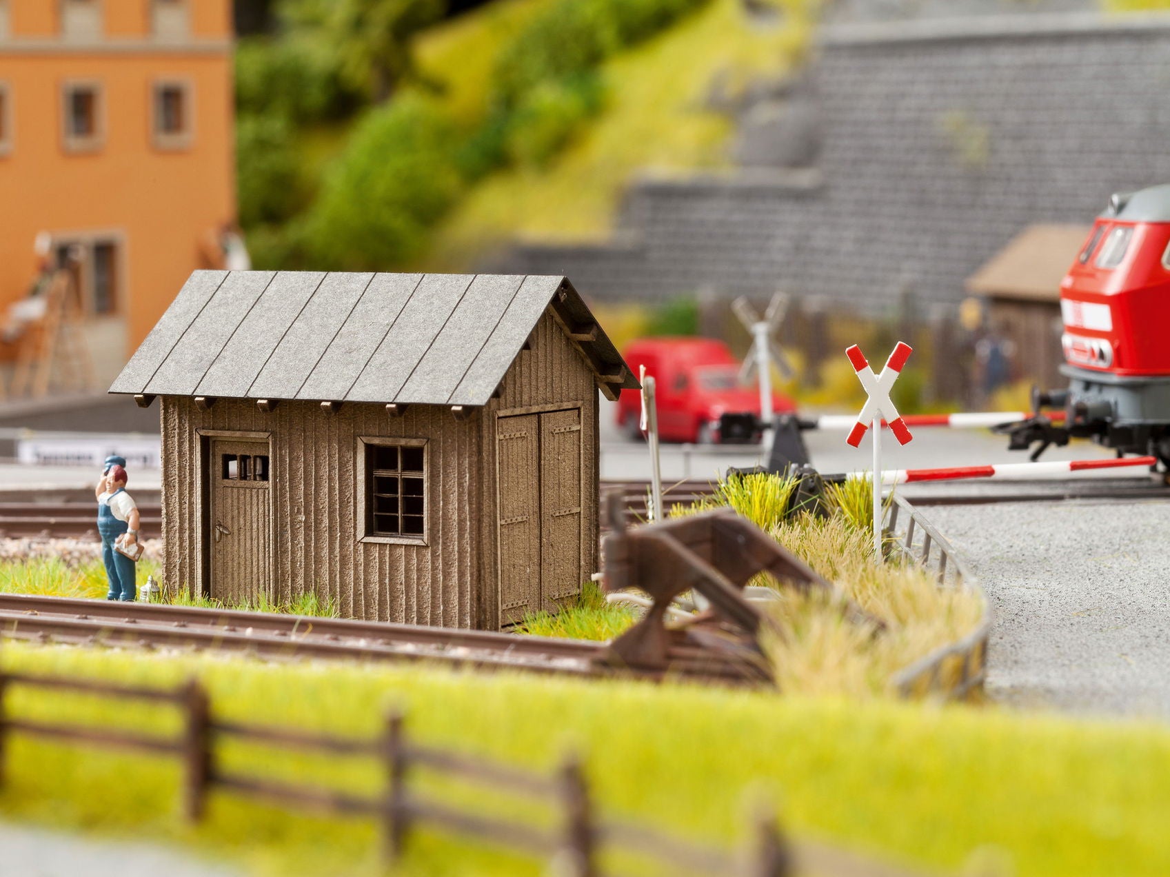 Small Track House – Westend Trains